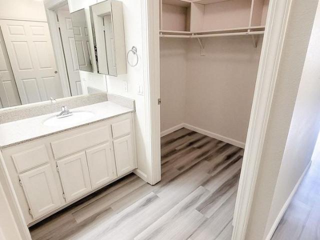 Lakeshore Apartments 3 Bedroom Apartment for Rent at 1175 Lake Blvd, Davis, CA 95616 Stonegate