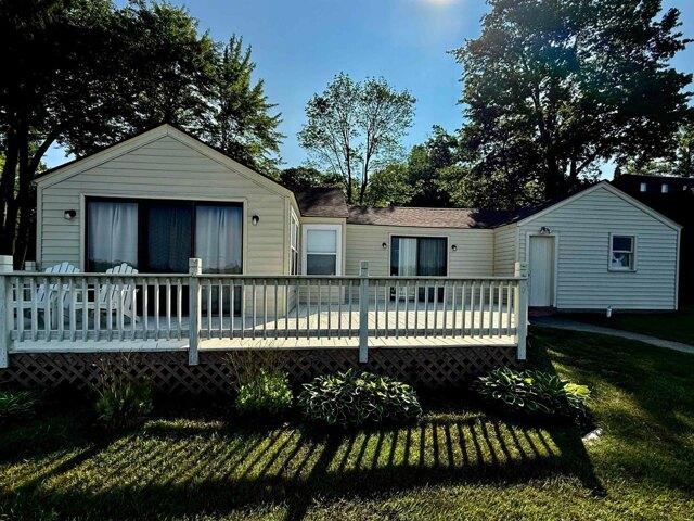 Lakeshore Dr, Gladwin, Home For Sale