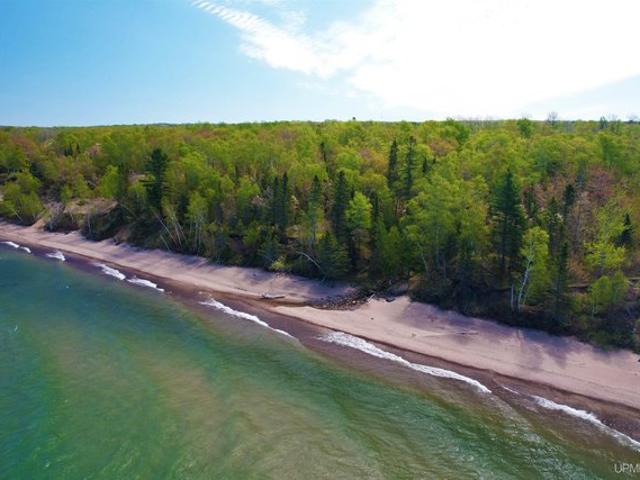 Lakeshore Dr, Hancock, MI 49930