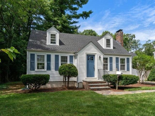Lakeshore Dr, Westwood, Home For Sale
