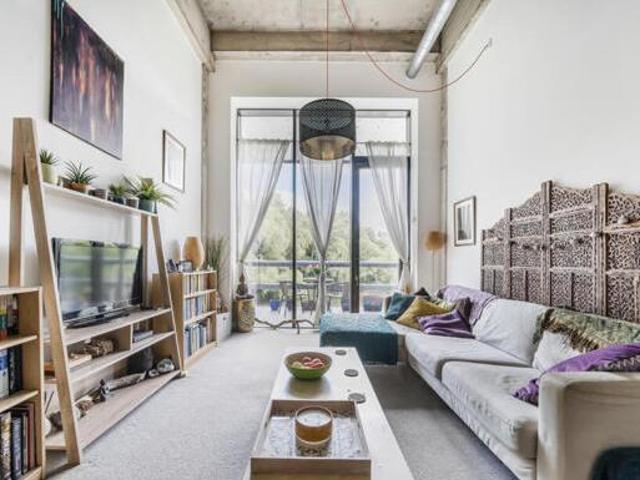 Lakeshore Drive, Bristol, 2 Bedroom Maisonette
