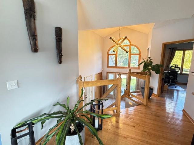 Lakeshore Living steps from Mpls