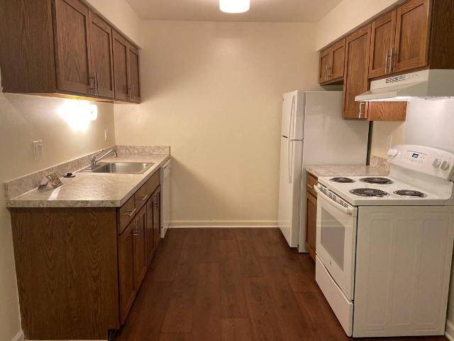 Lakeside Village Apartments 2 Bedroom Apartment for Rent at 15770 Lakeside Village Dr, Mount Clemens, MI 48038 Clinton Township