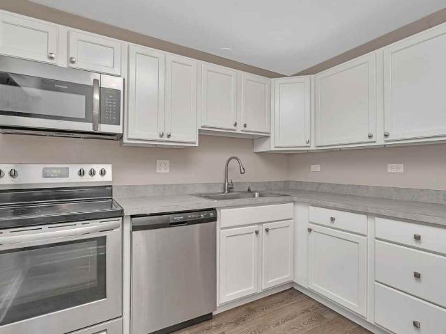 Lakeside Village Apartments 2 Bedroom Apartment for Rent at 313 Hickory St, Mundelein, IL 60060