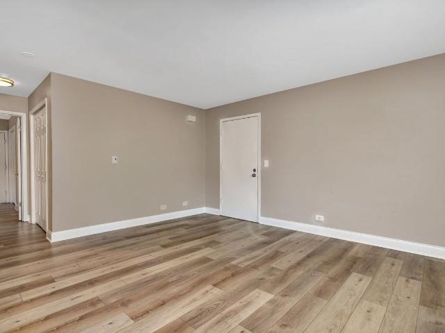 Lakeside Village Apartments Studio Apartment for Rent at 313 Hickory St, Mundelein, IL 60060