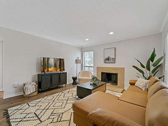 Lakeside Apartments 1 Bedroom Apartment for Rent at 9600 Golf Lakes Trl, Dallas, TX 75231