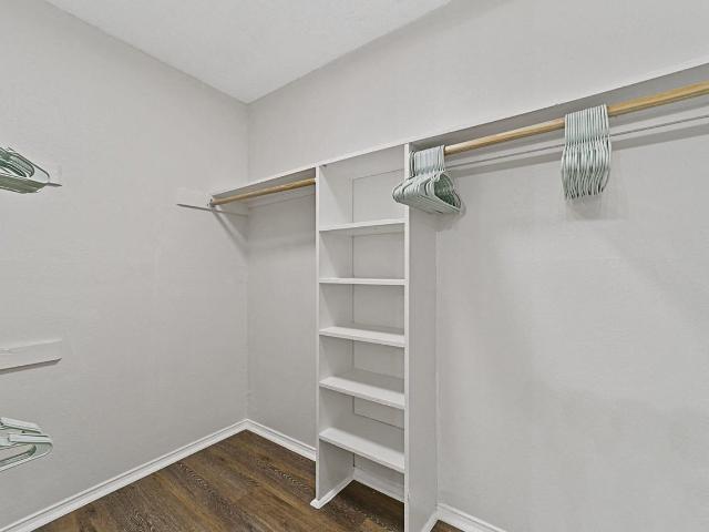 Lakeside Apartments 1 Bedroom Apartment for Rent at 9600 Golf Lakes Trl, Dallas, TX 75231