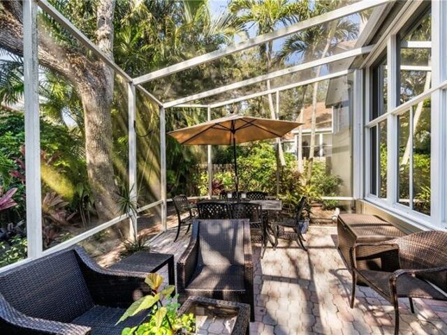 Lakeside Cir, Vero Beach, Home For Sale