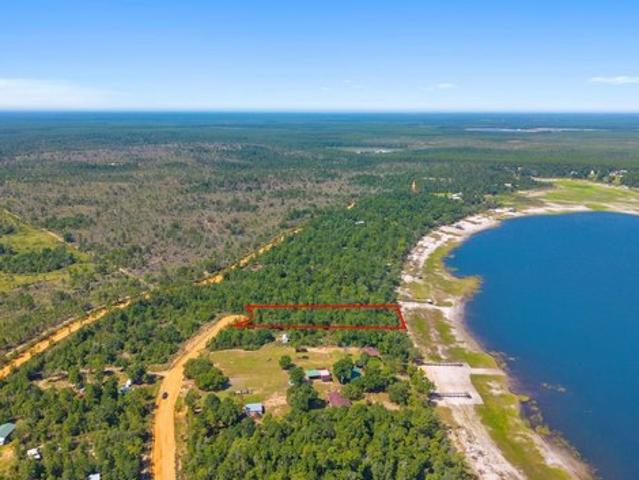 Lakeside Dr, Chipley, FL 32428