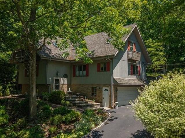Lakeside Dr E, Vernon, Home For Sale