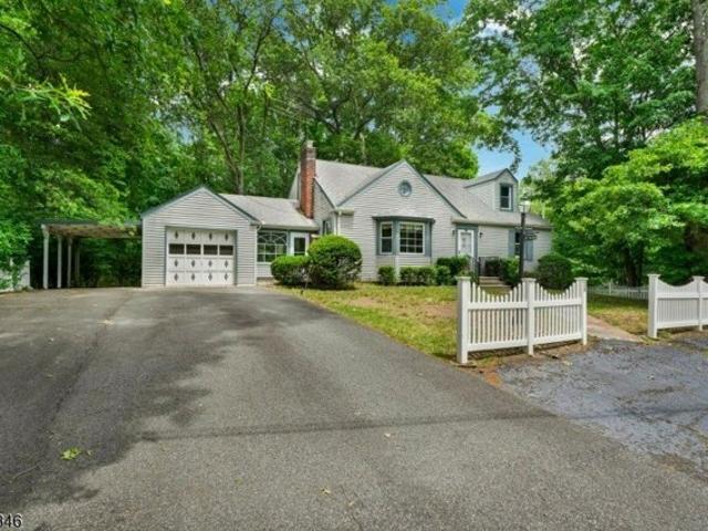 Lakeside Dr, Parsippany Troy Hills Township, Home For Sale