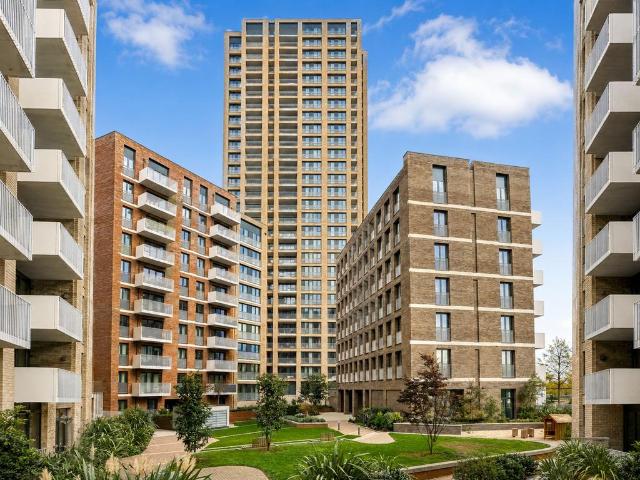 Lakeside Drive, Baronet House, NW10 3 bed flat to rent £3,000 pcm £692 pw