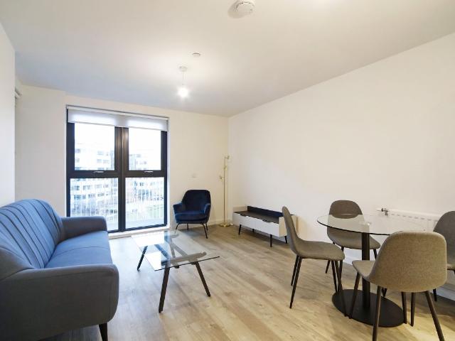 Lakeside Drive, London NW10, 1 bed flat to rent, £1,850 pcm | PrimeLocation