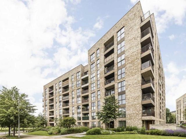 Lakeside Drive, London NW10 2 bed flat to rent £2,401 pcm £554 pw