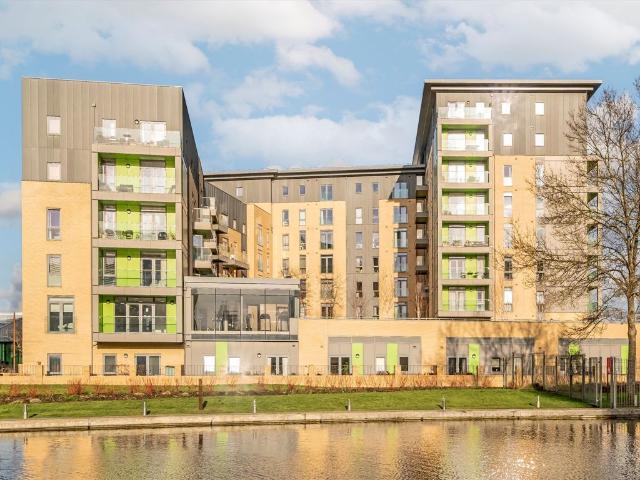 Lakeside Drive, Acton NW10, 2 bed flat to rent, £2,154 pcm | PrimeLocation