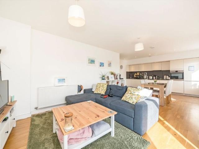 Lakeside Drive, NW10, London