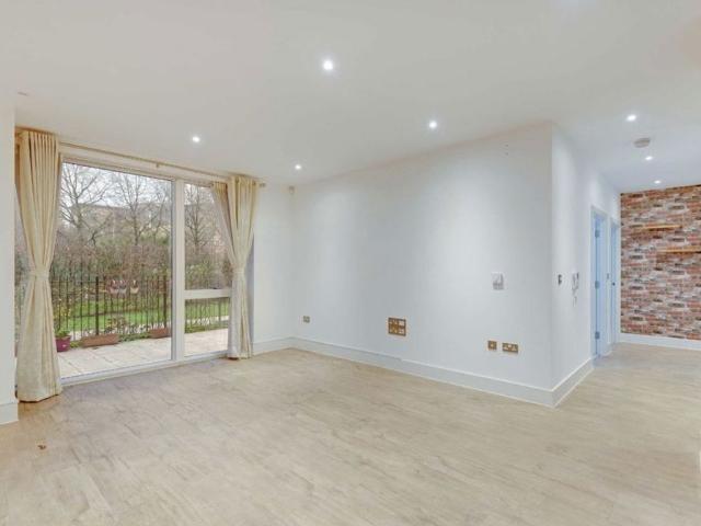Lakeside Drive, NW10, London
