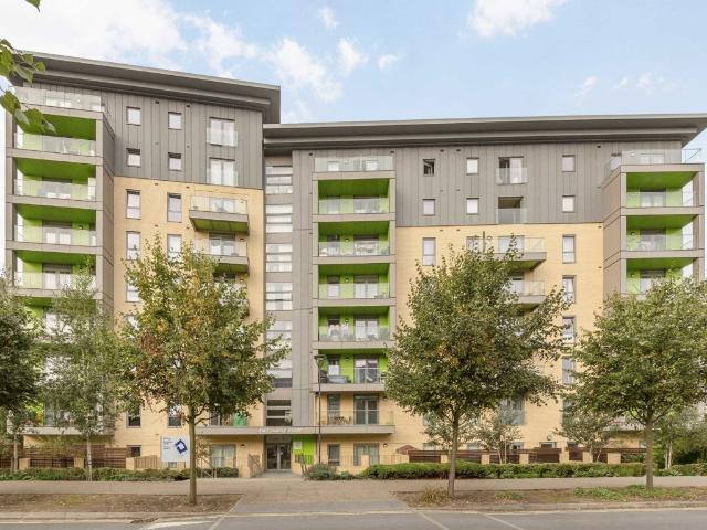 Lakeside Drive, Park Royal NW10, 2 bed flat to rent, £2,301 pcm | PrimeLocation