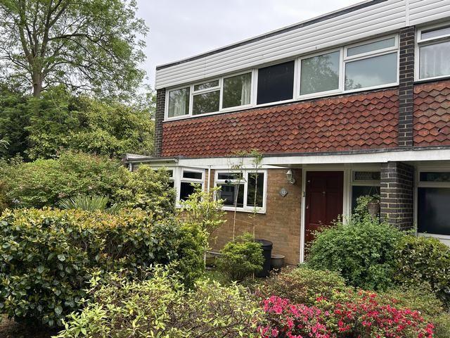 Lakeside, Edgehill Road, London 3 bed terraced house to rent £3,300 pcm £762 pw