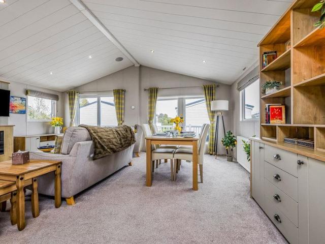 Lakeside Holiday Park