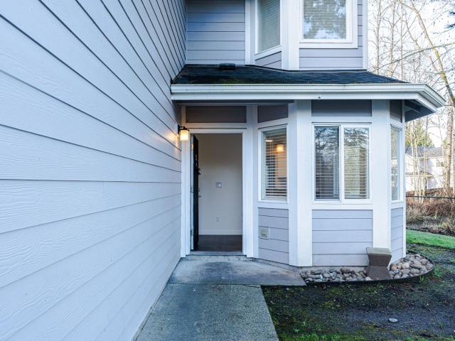 Lakeside Living Meets Modern Comfort – Spacious Townhomes in East Lake Stevens!