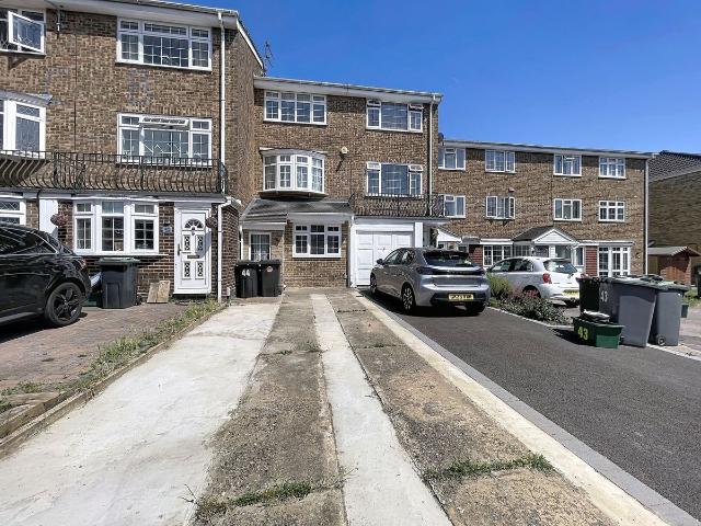 Lakeside, Snodland ME6, 3 bed terraced house to rent, £1,800 pcm | PrimeLocation