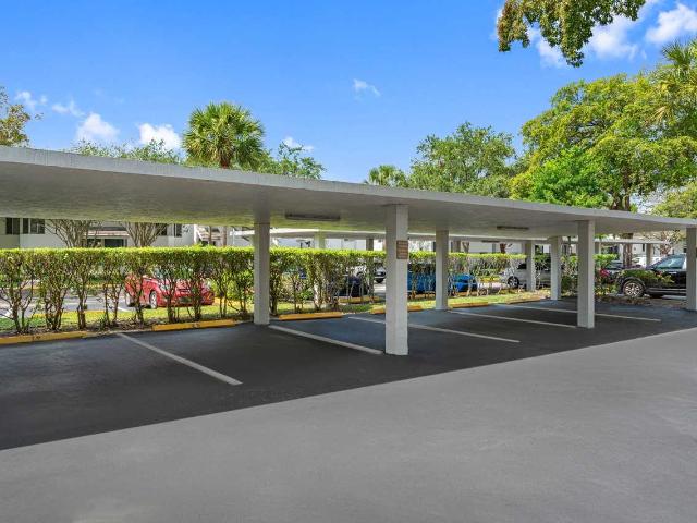 Lakepointe at Jacaranda 2 Bedroom Apartment for Rent at 1171 Lakepointe Lndg, Plantation, FL 33322