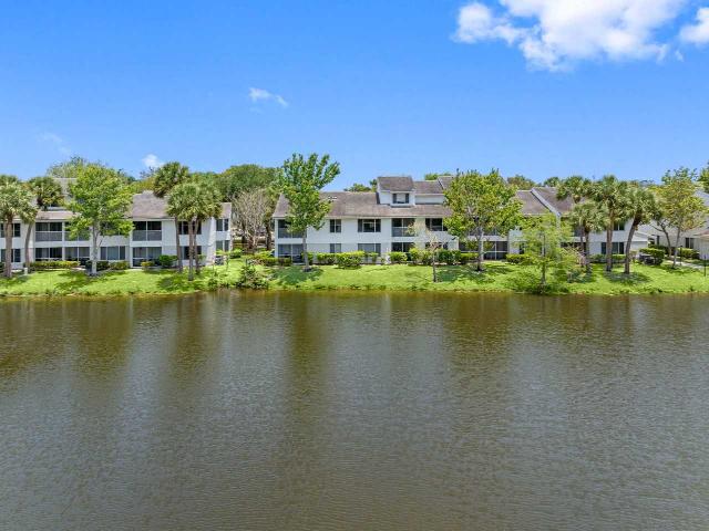 Lakepointe at Jacaranda 2 Bedroom Apartment for Rent at 1171 Lakepointe Lndg, Plantation, FL 33322