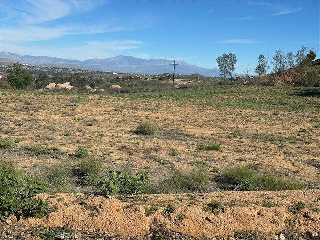 Lakeridge Dr, Lake Mathews, CA 92570