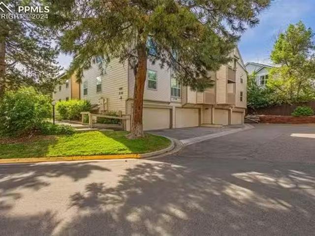 Lakewood 2BR 2BA, Welcome to Meadow Creek! This peaceful