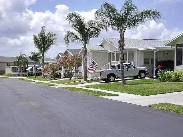 Lakewood Village 3008 Hanson Ave