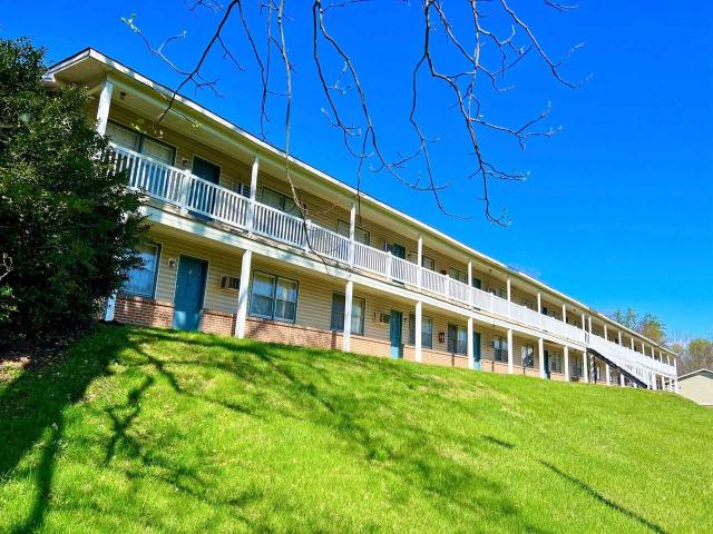 Lakewood Apartments 1 Bedroom Apartment for Rent at 6623 Nora Dr, Greensboro, NC 27410