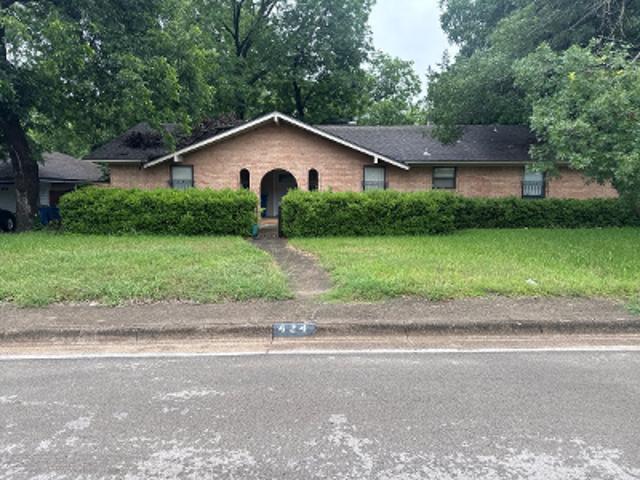 Lakewood Dr