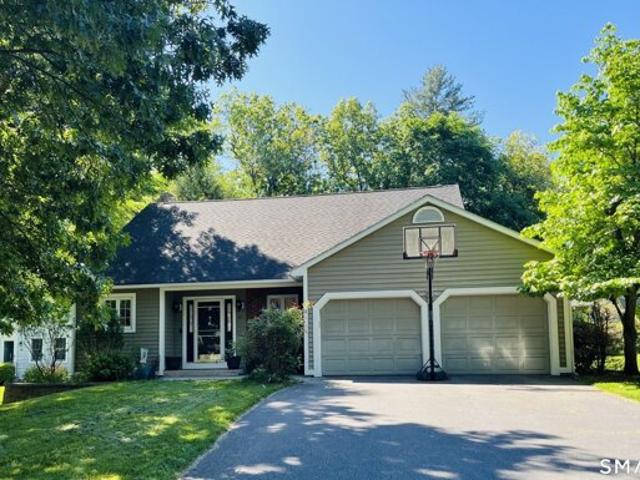 Lakewood Dr Unit,south Windsor, Home For Sale