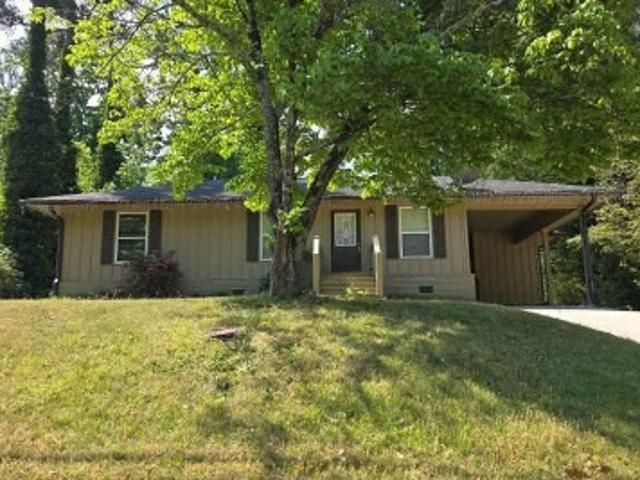 Lakewood Dr NW