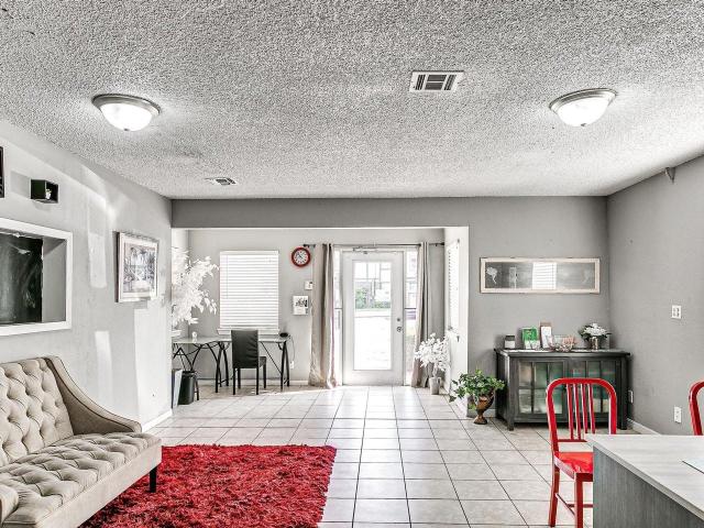 Lakewood Estates | Spacious 2 3 Bedroom Apartment for Rent at 7806 Lyrewood Ln, Oklahoma City, OK 73132