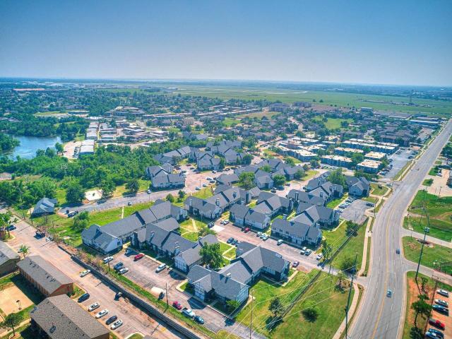 Lakewood Estates | Spacious 2 3 Bedroom Apartment for Rent at 7806 Lyrewood Ln, Oklahoma City, OK 73132