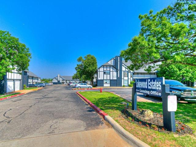Lakewood Estates | Spacious 2 2 Bedroom Apartment for Rent at 7806 Lyrewood Ln, Oklahoma City, OK 73132