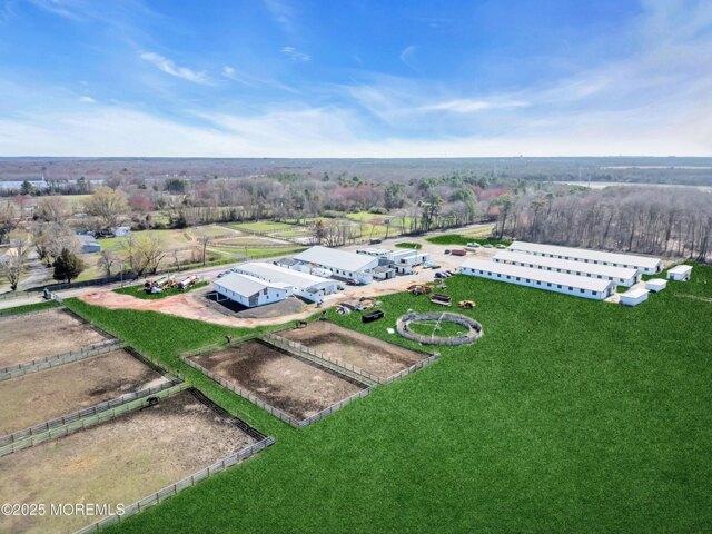 Lakewood Farmingdale Rd, Howell, Farm House For