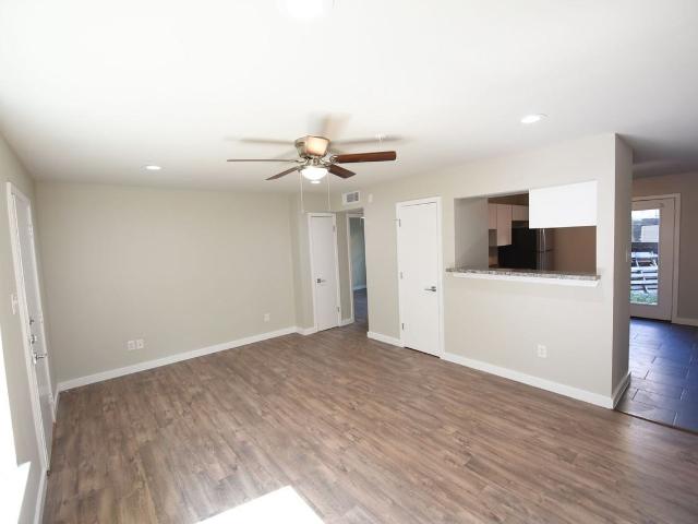 Lakewood Gardens 2 Bedroom Apartment for Rent at 5408 Reiger Ave, Dallas, TX 75214