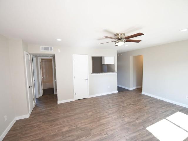 Lakewood Gardens 2 Bedroom Apartment for Rent at 5408 Reiger Ave, Dallas, TX 75214