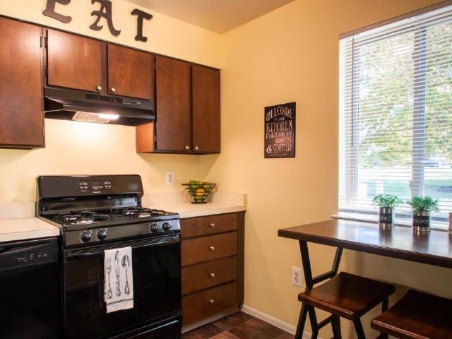 Lakewood Hills Apartments and Townhomes 2 Bedroom Apartment for Rent at 821 Sequoia Dr, Harrisburg, PA 17109