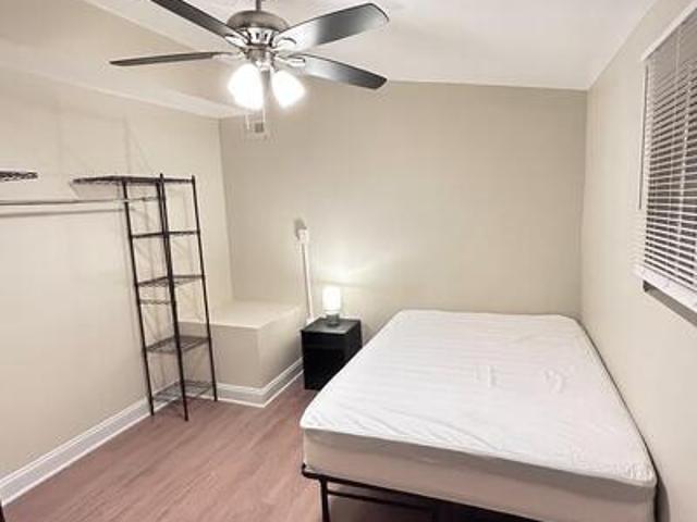 Lakewood Home | Next to Bus Stop | Top Host