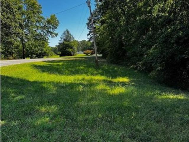 Lakewood Lake Ln, Huntingdon, TN 38344