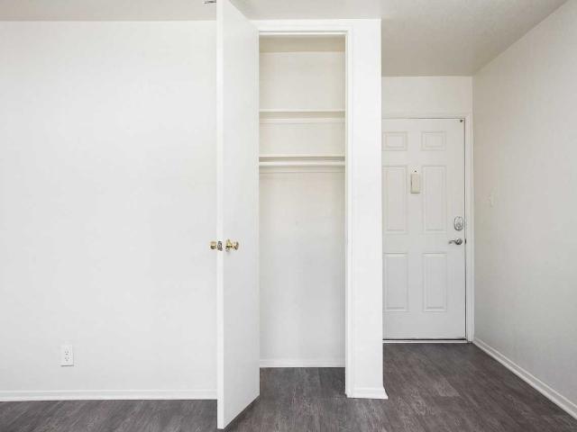 Lakewood Manor Apartment Homes 2 Bedroom Apartment for Rent at 4907 1/4 Hayter Ave, Lakewood, CA 90712 Lakewood Mutual