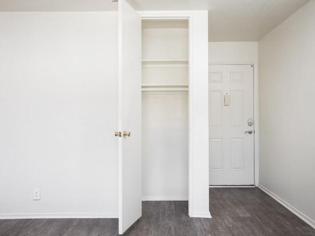 Lakewood Manor Apartment Homes 2 Bedroom Apartment for Rent at 4907 1/4 Hayter Ave, Lakewood, CA 90712 Lakewood Mutual