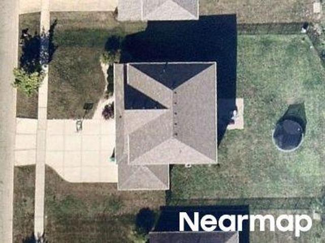 Lakewoods Ln