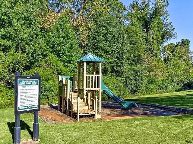 Lakeview 2 Bedroom Apartment for Rent at 200 Summit Lake Dr, Stone Mountain, GA 30083