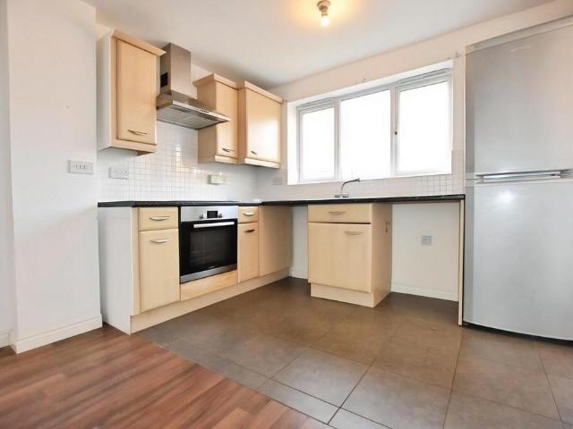 Lakeview Way, Peterborough, PE7 4 bed property to rent £1,325 pcm £306 pw