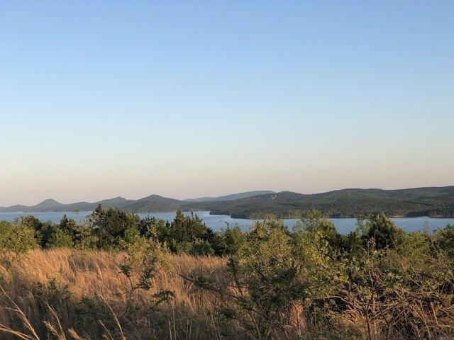 Lakeview Way W, Roland, AR 72135